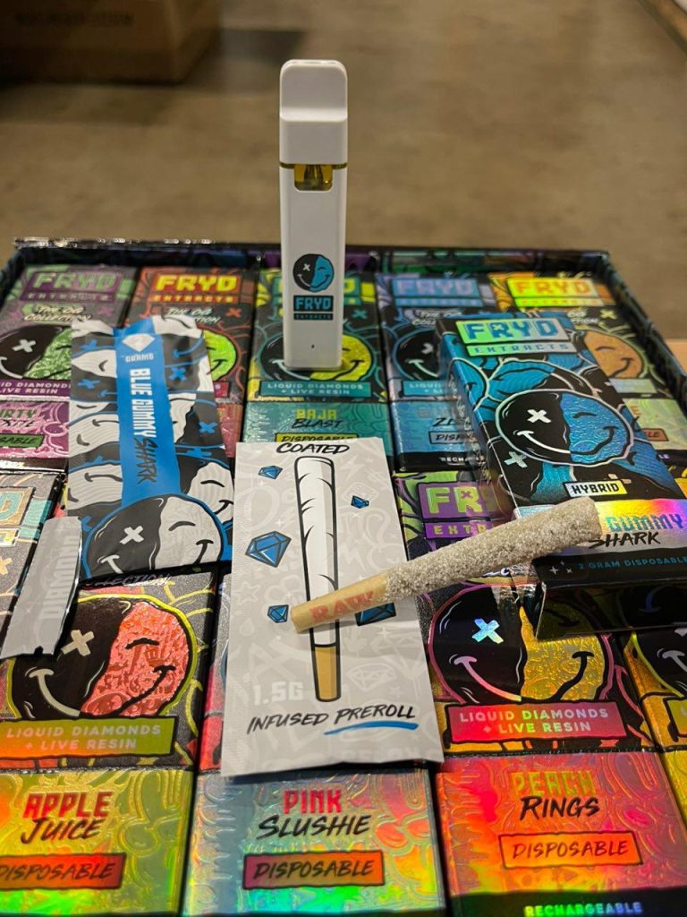 BEST OG FRYD 2G VAPE WITH PRE ROLL FOR SALE